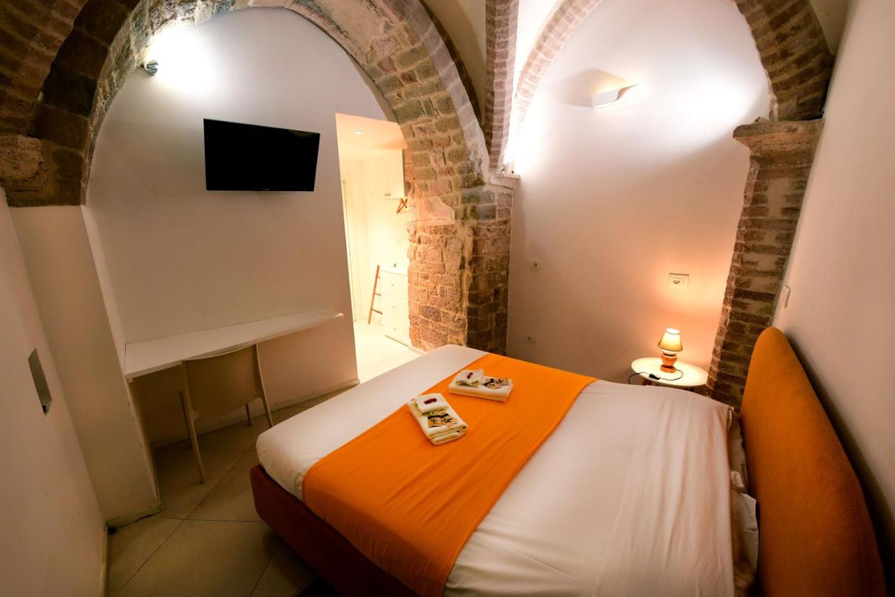 Little Italy Hostel – Hostelling International